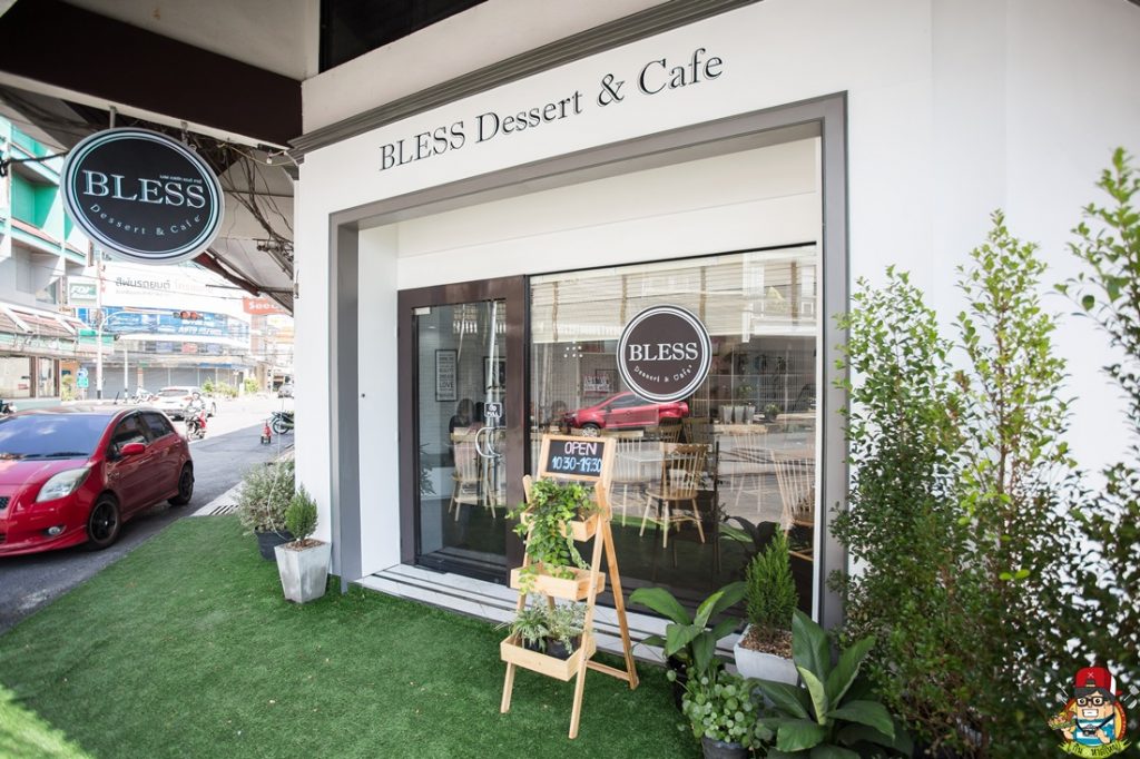 ลิ้มลองเค้กเนื้อนุ่มละมุนสุดฟิน แวะมากินที่ Bless Dessert and Café ...