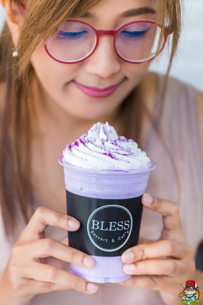 ลิ้มลองเค้กเนื้อนุ่มละมุนสุดฟิน แวะมากินที่ Bless Dessert and Café ...