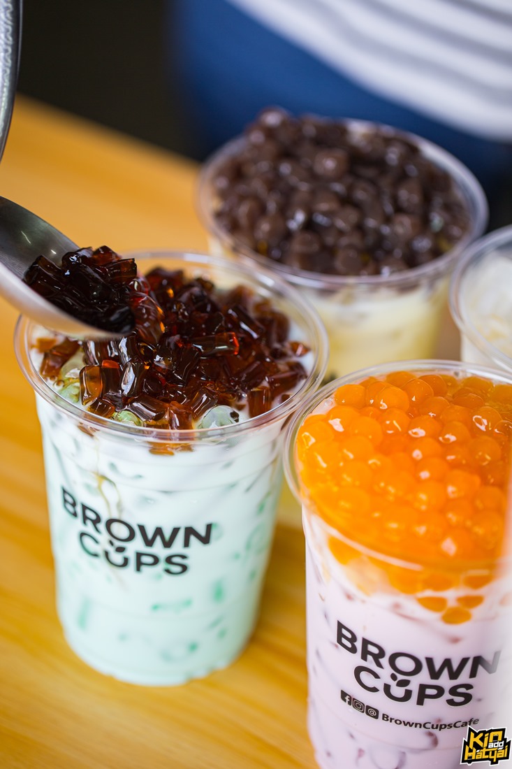 “Brown Cups” ฟินสดชื่นกับหลากหลายเครื่องดื่มน่ารักๆ ในสไตล์ Grab & Go ...